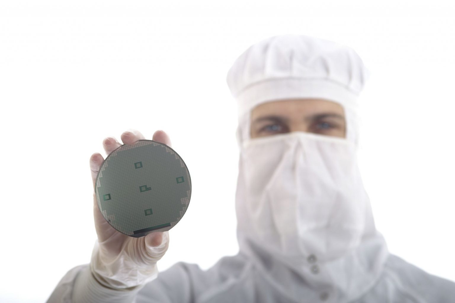 Laser Chip Fab | LUMICS